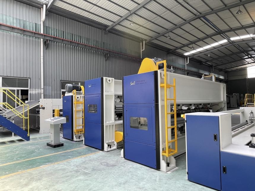 Air Filtration Non Woven Fabric Making Machine High Speed Needle ...